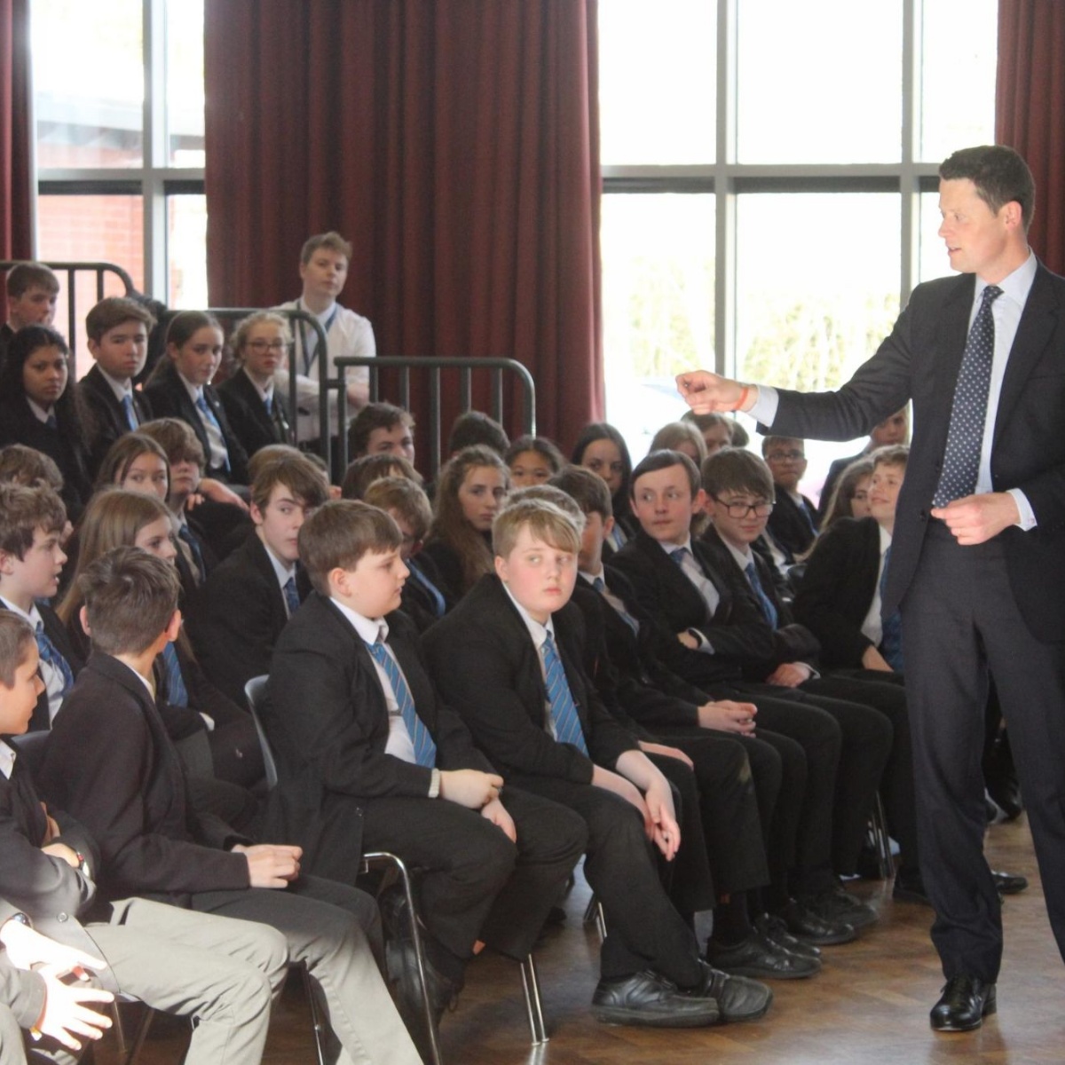 Balcarras School - Balcarras students quiz local MP