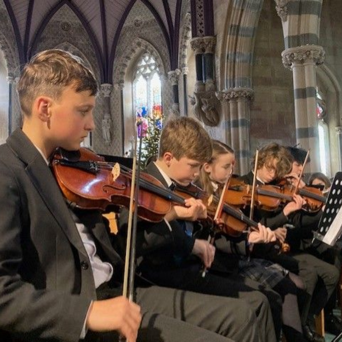 Balcarras School - Wonderful concert gets everyone in the Christmas mood!